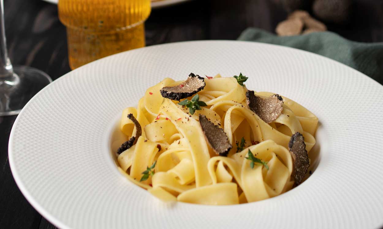 Truffle pasta Italian style: authentic recipes and how to make it at h ...